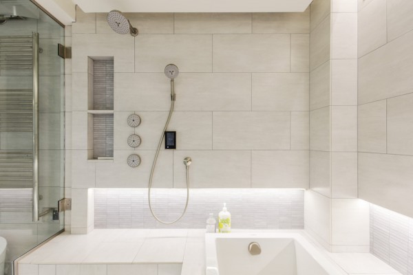 Two '80s Baths Combine for the Ultimate Spa Bathroom Retreat
